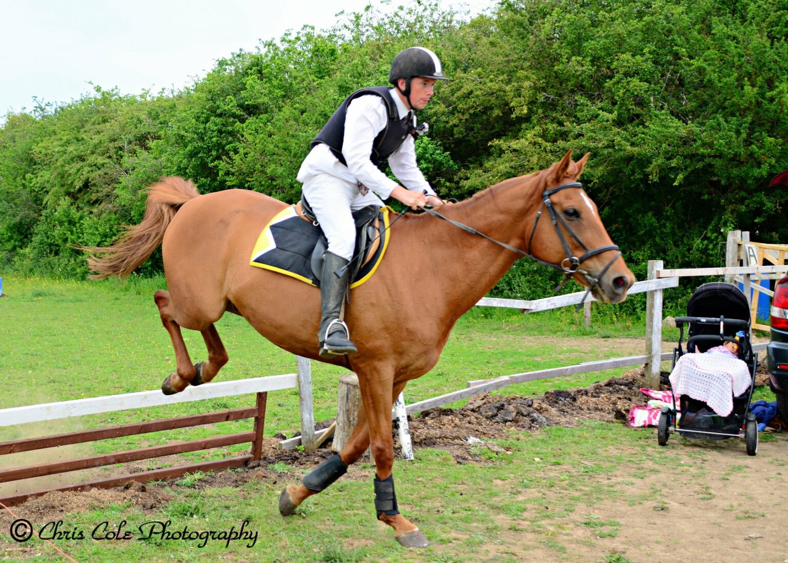 Staff chat with Beowulf McGuinness – Sunshine Riding School